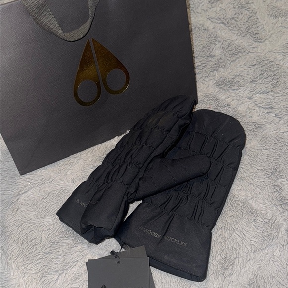 Moose Knuckles | Accessories | Moose Knuckles Midnight Black Mittens ...